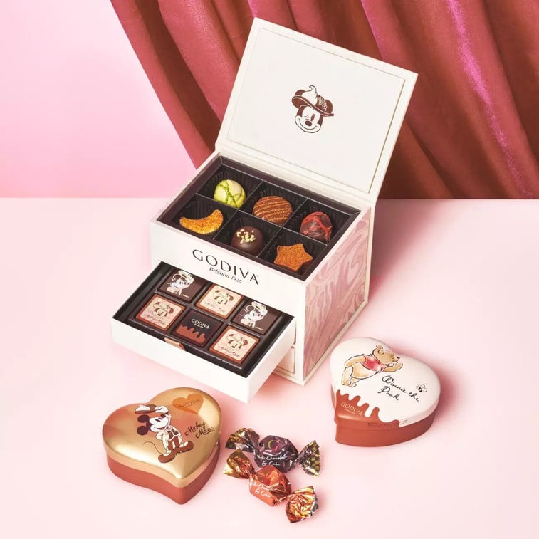Disney Collab Ltd Edition Chocolate Gift Box Mickey Mouse Sweet set | Yami