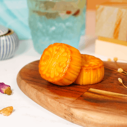 OCTOBER FIFTH BAKERY Macau Lava Custard Mooncake Gift Box - 8 Pieces ...