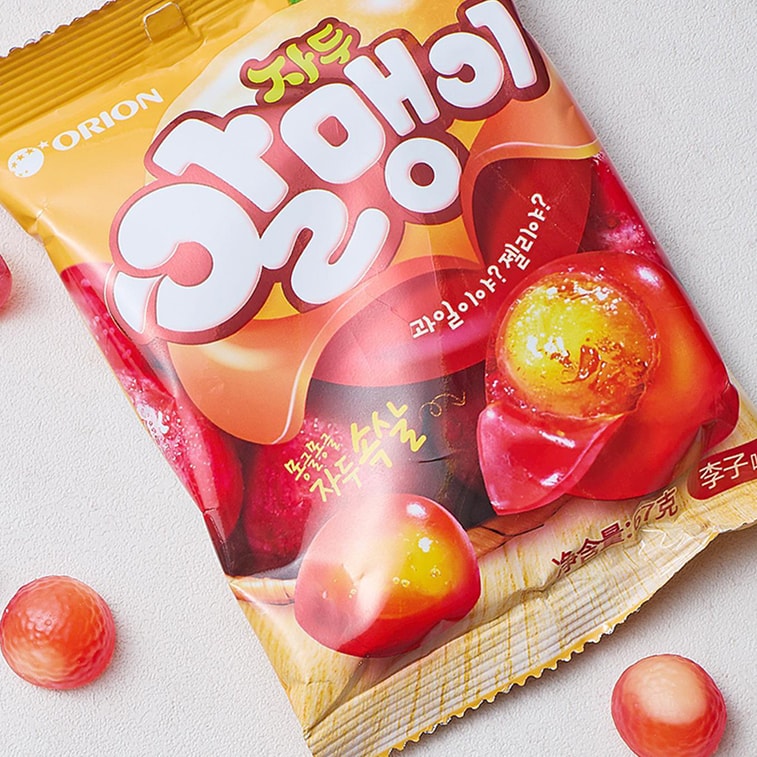 【中國直郵】 韓國 ORION 好麗友 剝皮果汁軟糖 李子味 - 67g/3包 水果味夾心軟糖 網紅爆漿果汁橡皮糖 | 亞米